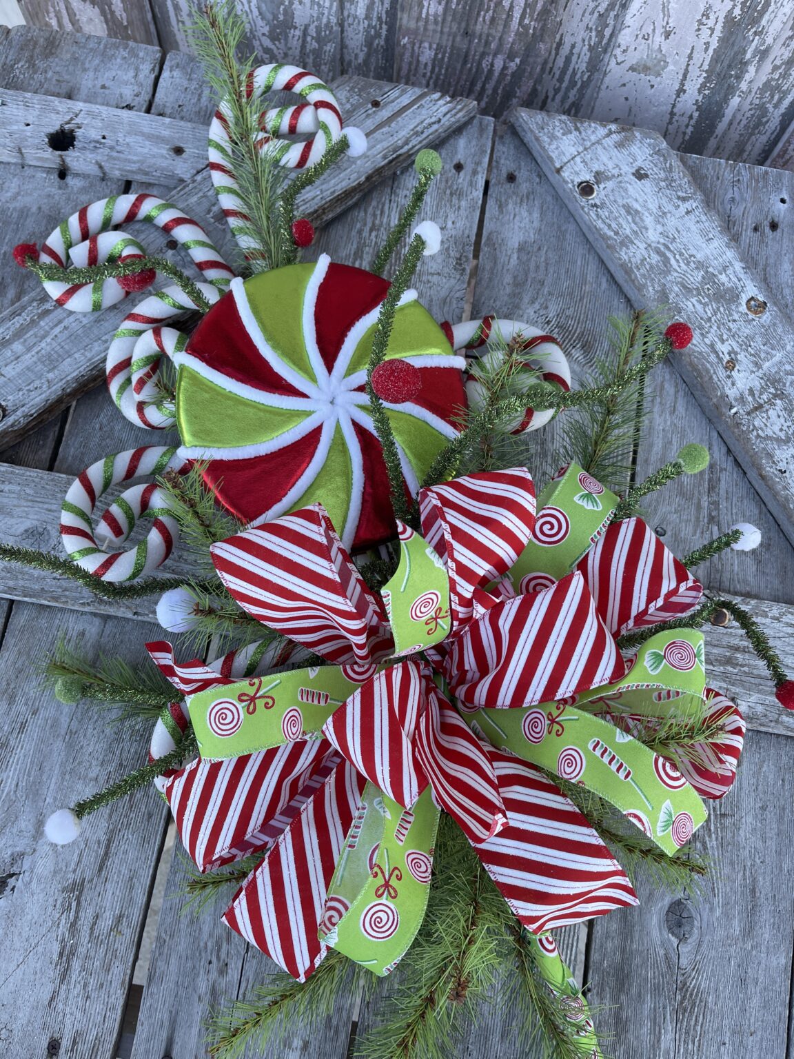 Red and Green Tree Topper . Kelea's Design School