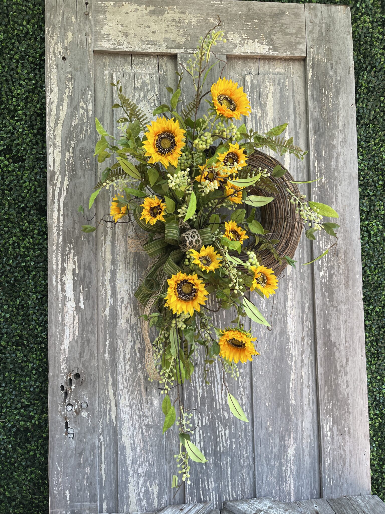 Sunflower Wreath on Vine Wreath Base . Kelea's Design School