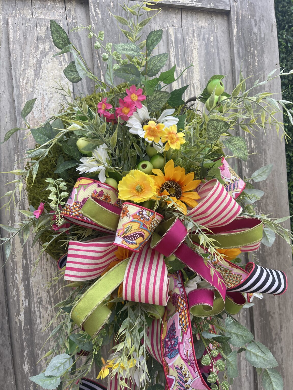 Hot Pink Summer Fun Wreath . Kelea's Design School