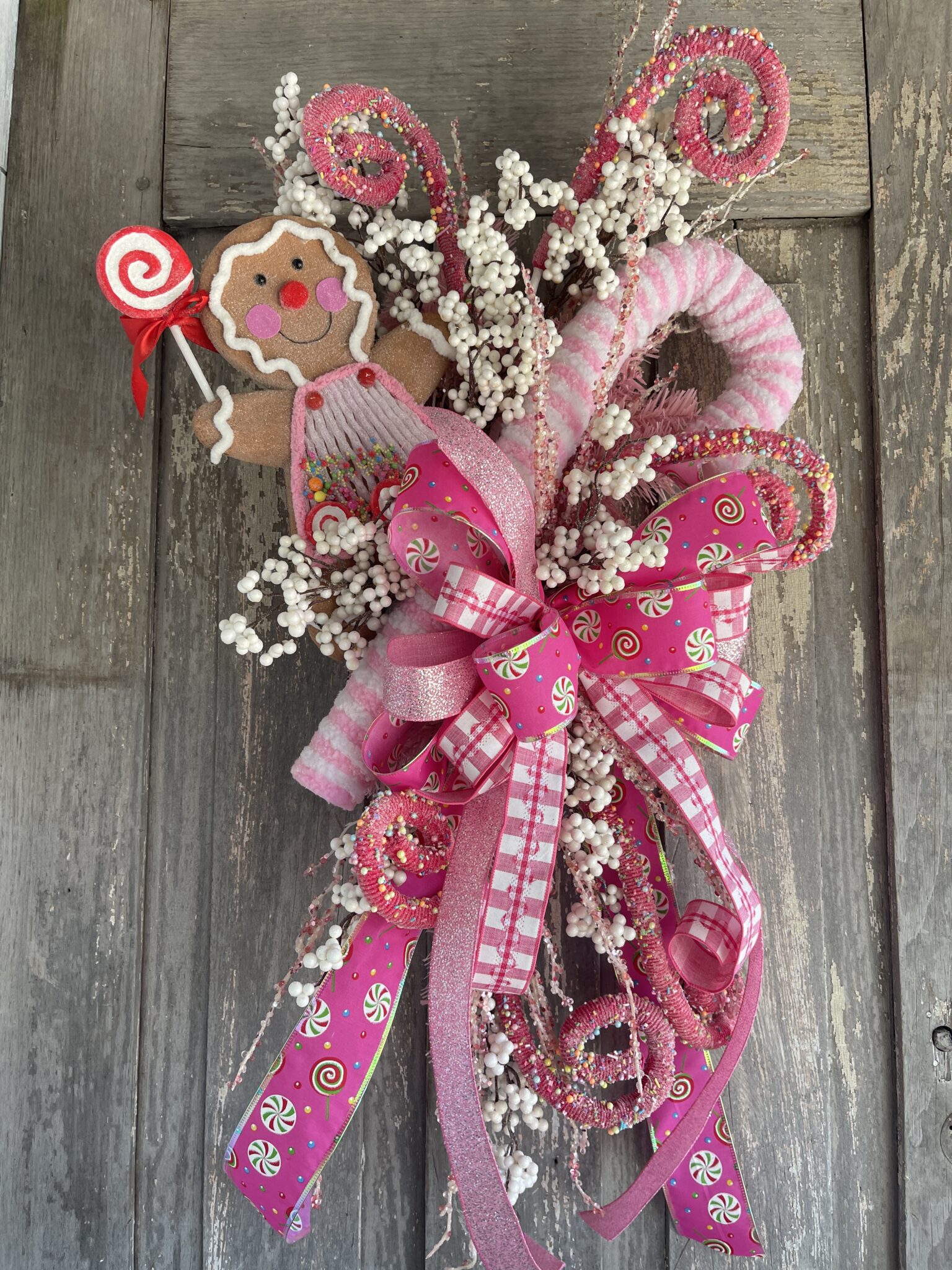 Pink Gingerbread Candy Swag . Kelea's Design School